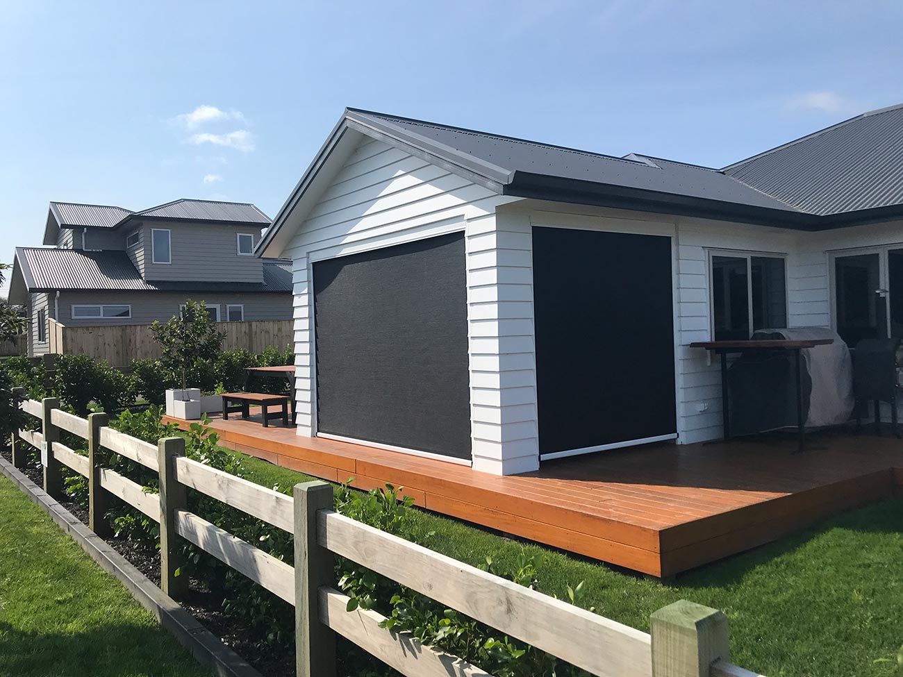 Paratane Ziptrak Blinds - Dynamic Outdoor Solutions